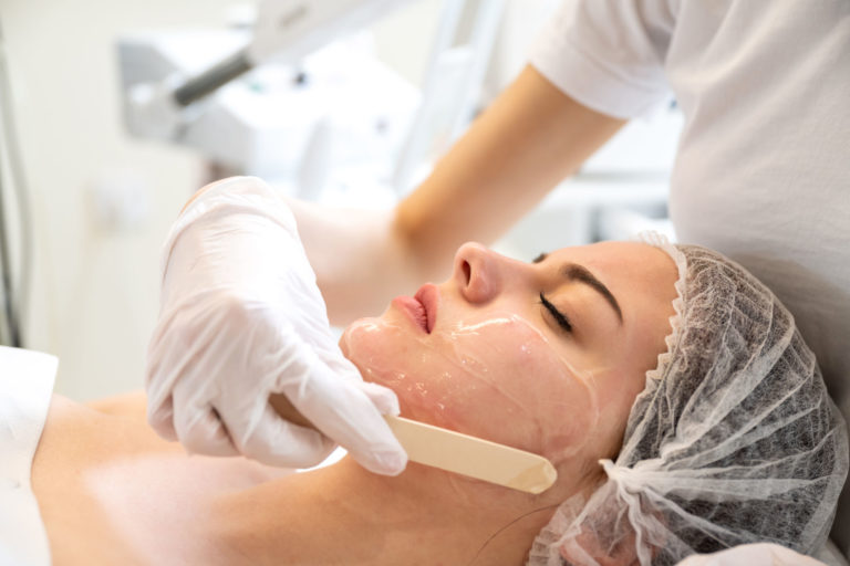 Lifting the face with Shurink Laser Treatment - Theme Dermatology